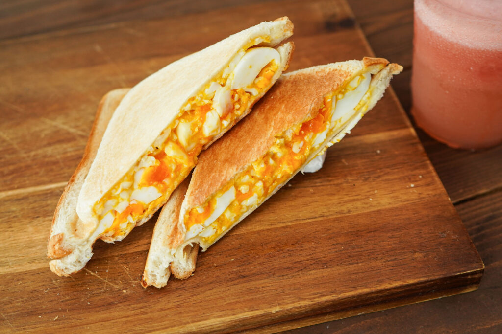 SMPL CAFE | スムージーとホットサンドを手軽に楽しむ、美容カフェ